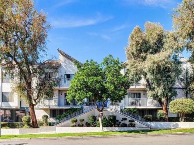 2 Br, 2 bath, Condo 515 E Elmwood Ave