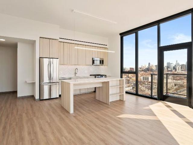 2 Br, 2 bath, Condo 520 S Damen Ave