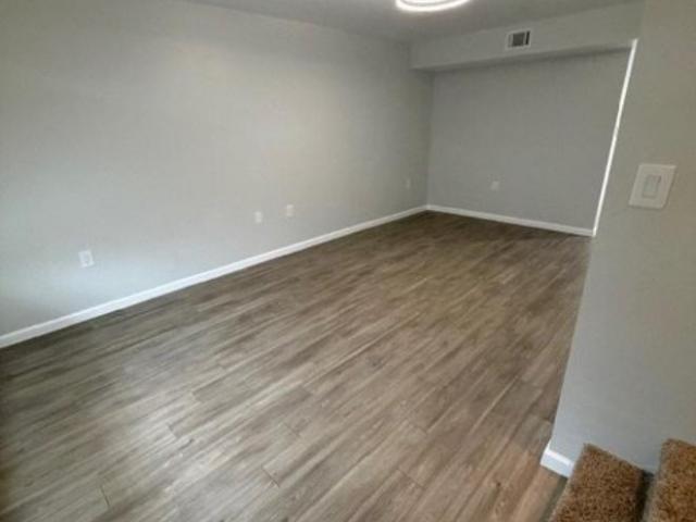 2 Br, 2 bath, Condo 5220 Weber Road