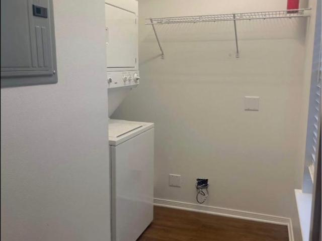 2 Br, 2 bath, Condo 5222 Medina Rd