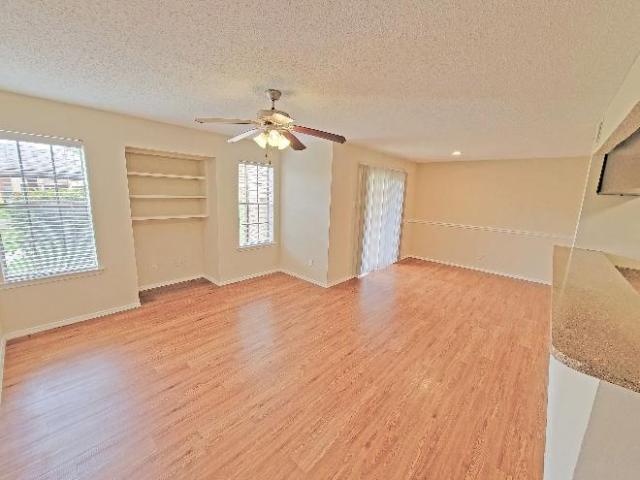 2 Br, 2 bath, Condo 5234 Villa Del Mar Ave