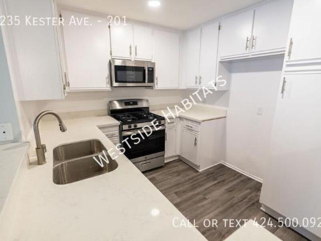 2 Br, 2 bath, Condo 5235 Kester Ave