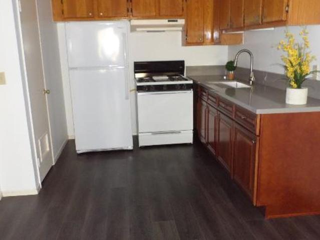 2 Br, 2 bath, Condo 5271 Huntington Drive North Los Angeles Ca Usa