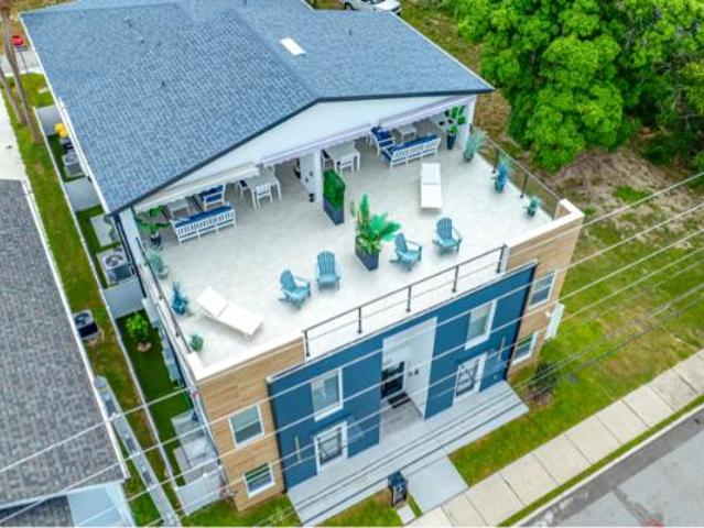 2 Br, 2 bath, Condo 527 North Garden Avenue