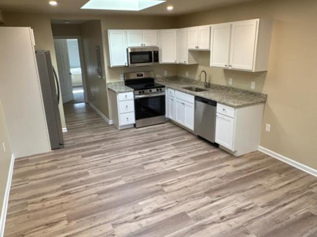2 Br, 2 bath, Condo 5301 Kistler Rd