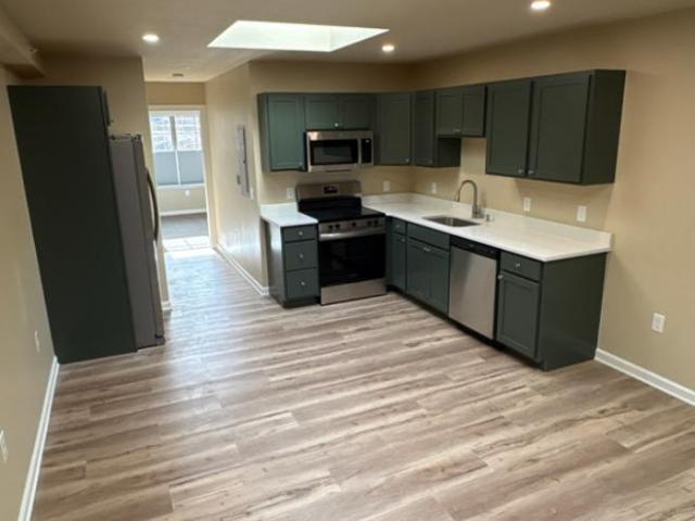 2 Br, 2 bath, Condo 5301 Kistler Rd