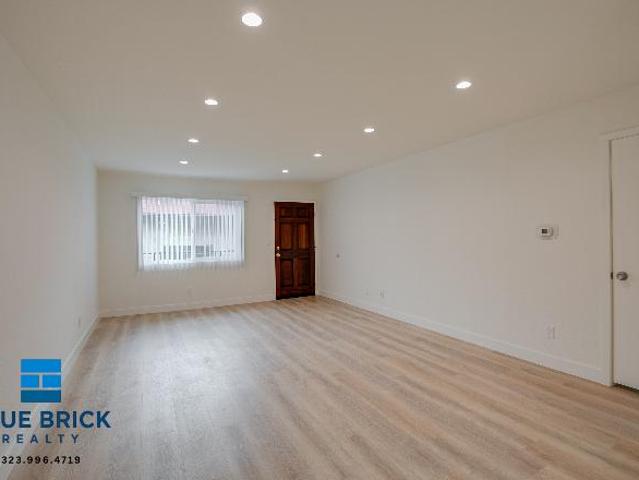 2 Br, 2 bath, Condo 536 E Cypress Ave