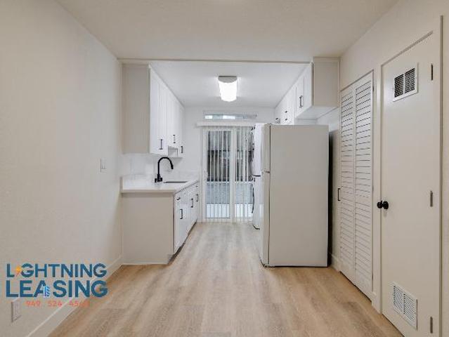 2 Br, 2 bath, Condo 536 E Cypress Ave