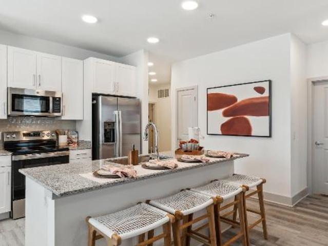 2 Br, 2 bath, Condo 5400 Huffines Blvd