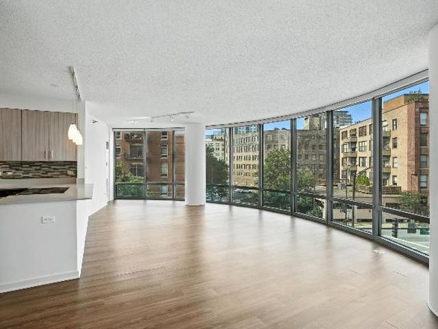 2 Br, 2 bath, Condo 540 N Kingsbury St