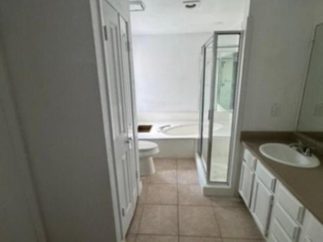 2 Br, 2 bath, Condo 5418 Lakeview Parkway
