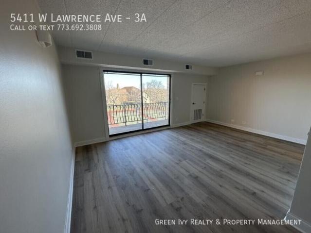 2 Br, 2 bath, Condo 5411 W Lawrence Ave