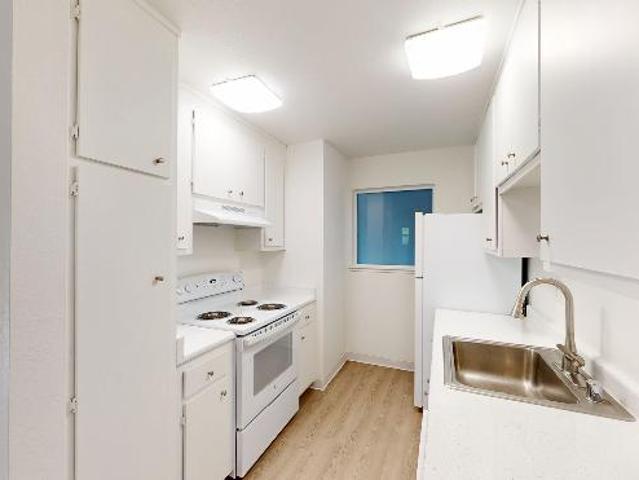 2 Br, 2 bath, Condo 541 Alameda Del Prado