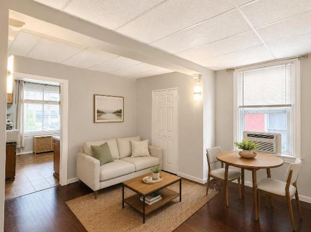 2 Br, 2 bath, Condo 5432 Baywood St