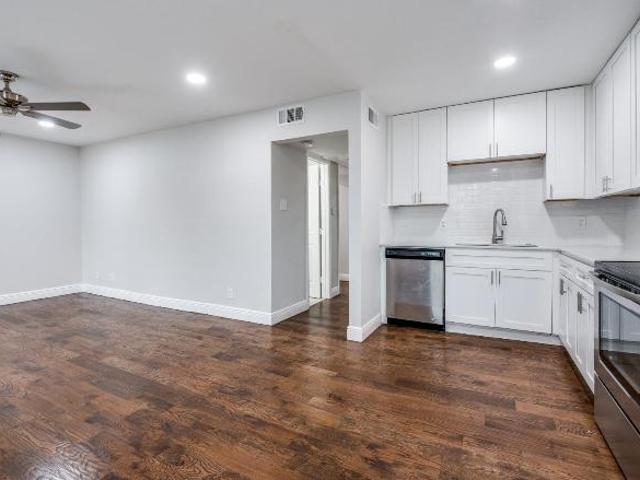 2 Br, 2 bath, Condo 5444 Gaston Ave
