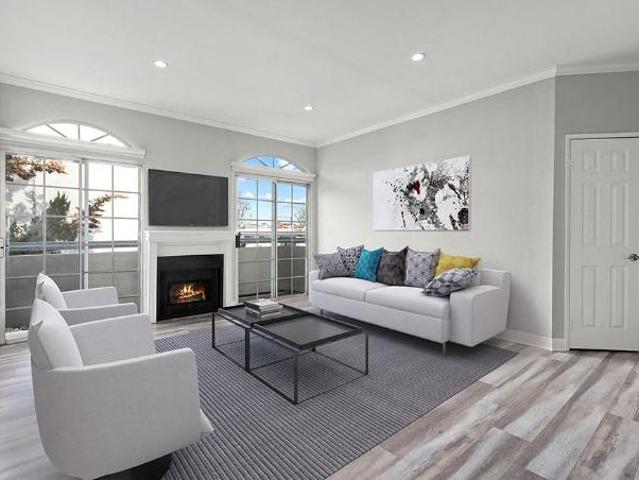 2 Br, 2 bath, Condo 5447 White Oak Ave