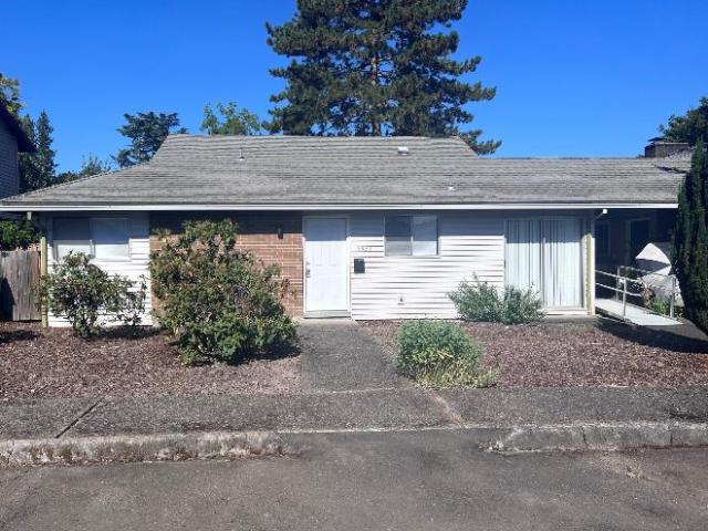 2 Br, 2 bath, Condo 5539 SW Lombard Avenue