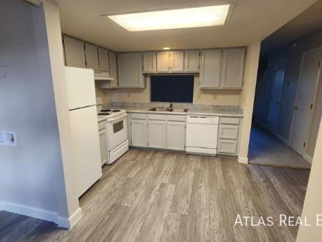 2 Br, 2 bath, Condo 5554 Bonita Village Road