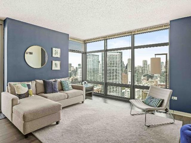 2 Br, 2 bath, Condo 559 W Kinzie St