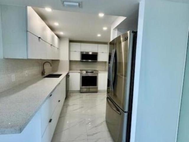 2 Br, 2 bath, Condo 5600 N Flagler Drive