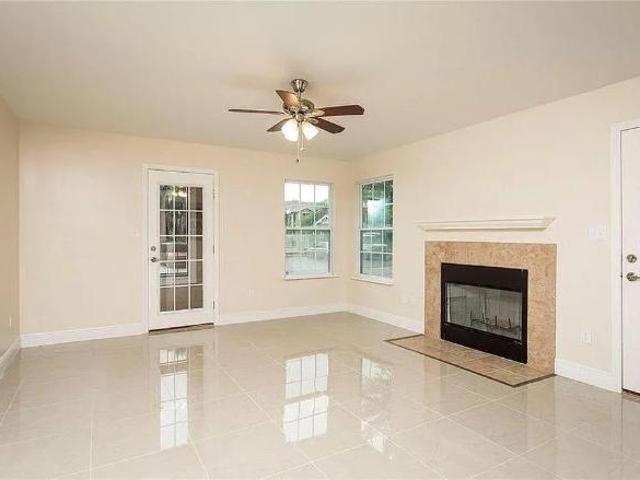 2 Br, 2 bath, Condo 5600 Devonbriar Way