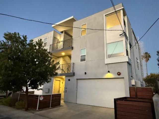 2 Br, 2 bath, Condo 5720 Klump Ave