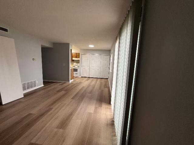 2 Br, 2 bath, Condo 580 Main