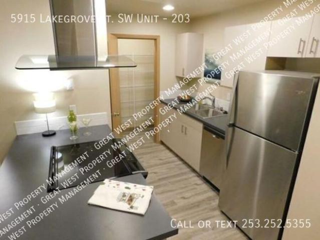 2 Br, 2 bath, Condo 5915 Lakegrove St SW Unit