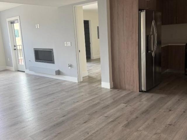 2 Br, 2 bath, Condo 5923 Laurel Canyon Blvd