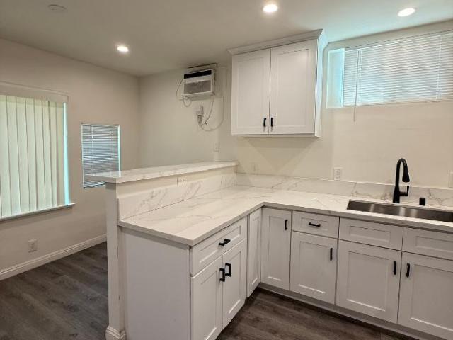2 Br, 2 bath, Condo 6006 W Pico Blvd