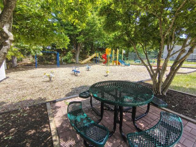 2 Br, 2 bath, Condo 600 Reusens Rd