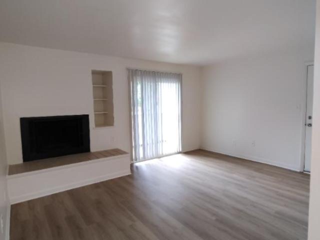 2 Br, 2 bath, Condo 600 Reusens Road