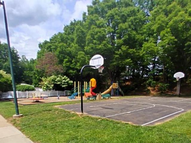 2 Br, 2 bath, Condo 600 Reusens Road