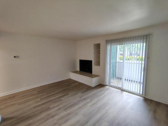 2 Br, 2 bath, Condo 600 Reusens Road