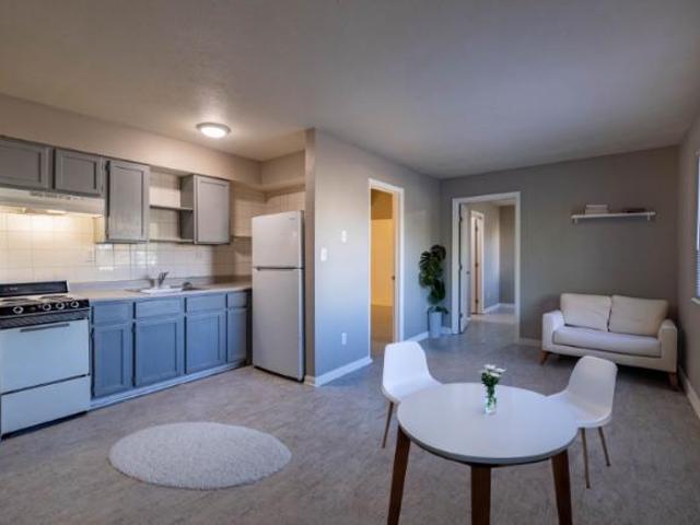 2 Br, 2 bath, Condo 601 Moses Dr