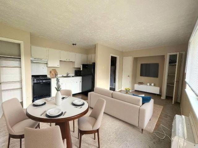 2 Br, 2 bath, Condo 601 Moses Dr