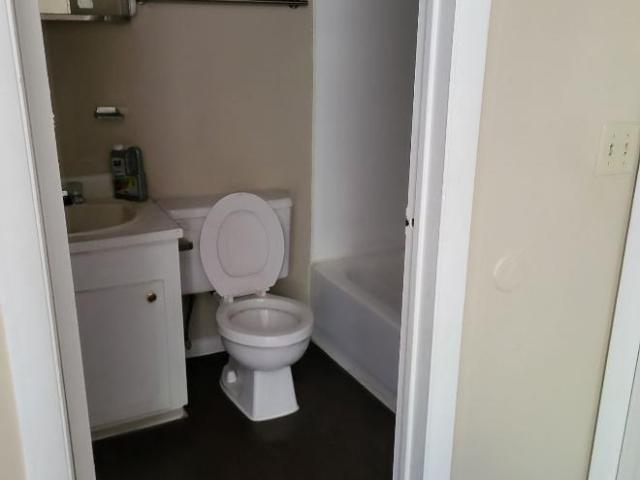 2 Br, 2 bath, Condo 601 Moses Dr