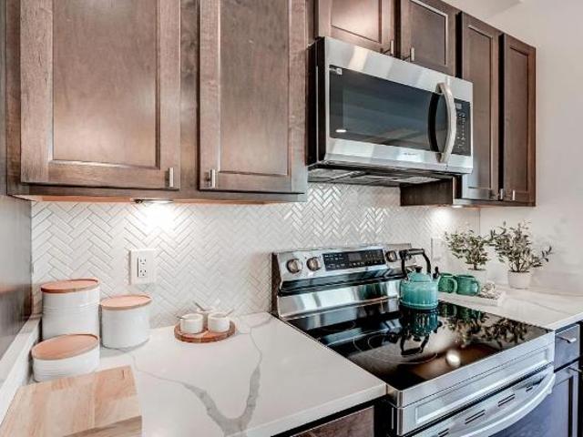 2 Br, 2 bath, Condo 601 S Broadway