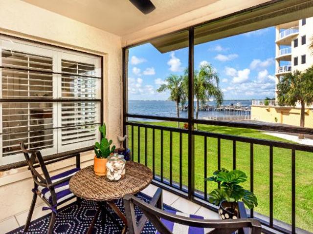 2 Br, 2 bath, Condo 6051 Sun Boulevard