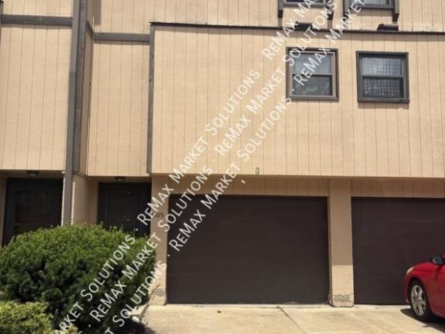 2 Br, 2 bath, Condo 605 Center Avenue
