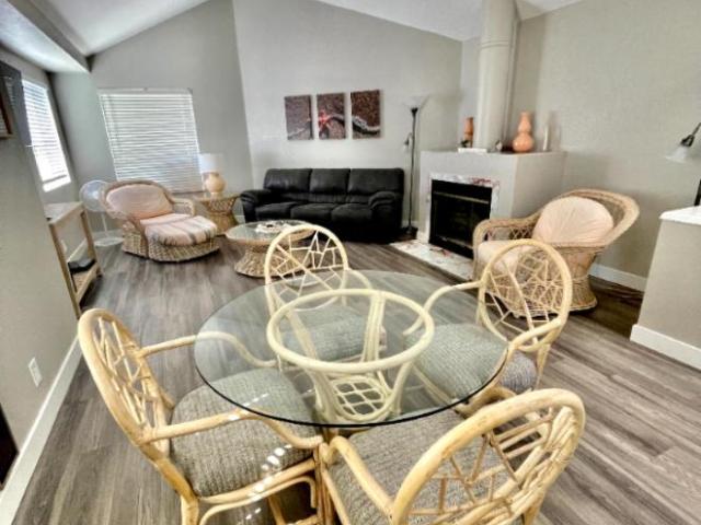 2 Br, 2 bath, Condo 605 S Myers