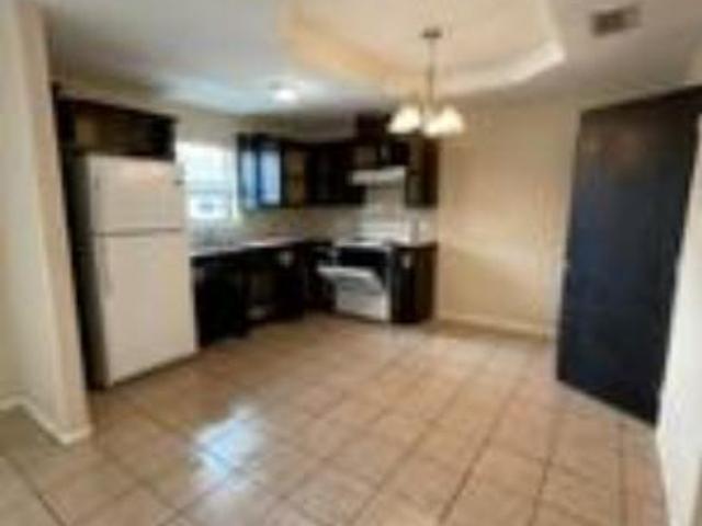 2 Br, 2 bath, Condo 606 San Antonio Ave