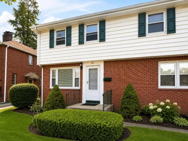 2 Br, 2 bath, Condo 60 Prestwick Dr