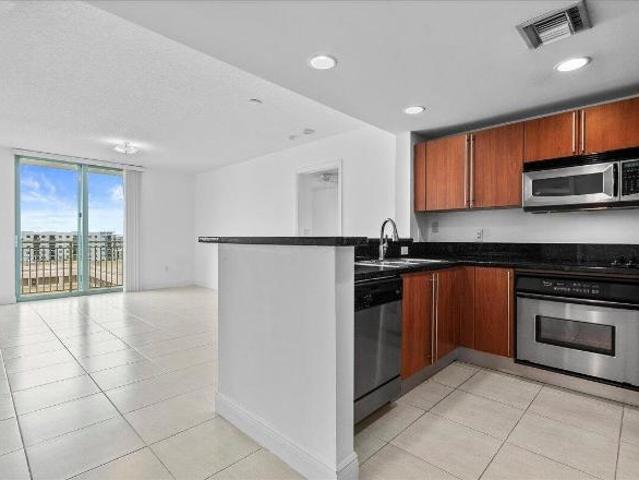2 Br, 2 bath, Condo 610 Clematis Street