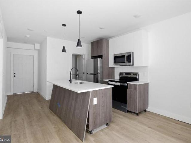 2 Br, 2 bath, Condo 613 N Brooklyn St