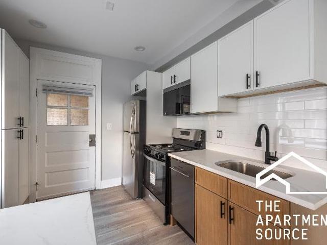 2 Br, 2 bath, Condo 6150 North Francisco Ave