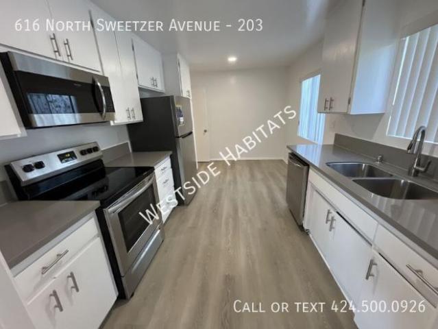 2 Br, 2 bath, Condo 616 North Sweetzer Avenue