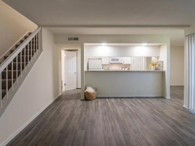 2 Br, 2 bath, Condo 6251 Melody Ln