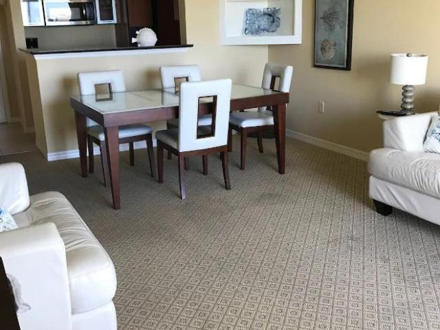 2 Br, 2 bath, Condo 625 Casa Loma Blvd