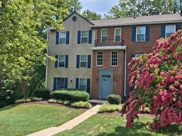 2 Br, 2 bath, Condo 630 Newbridge Ct